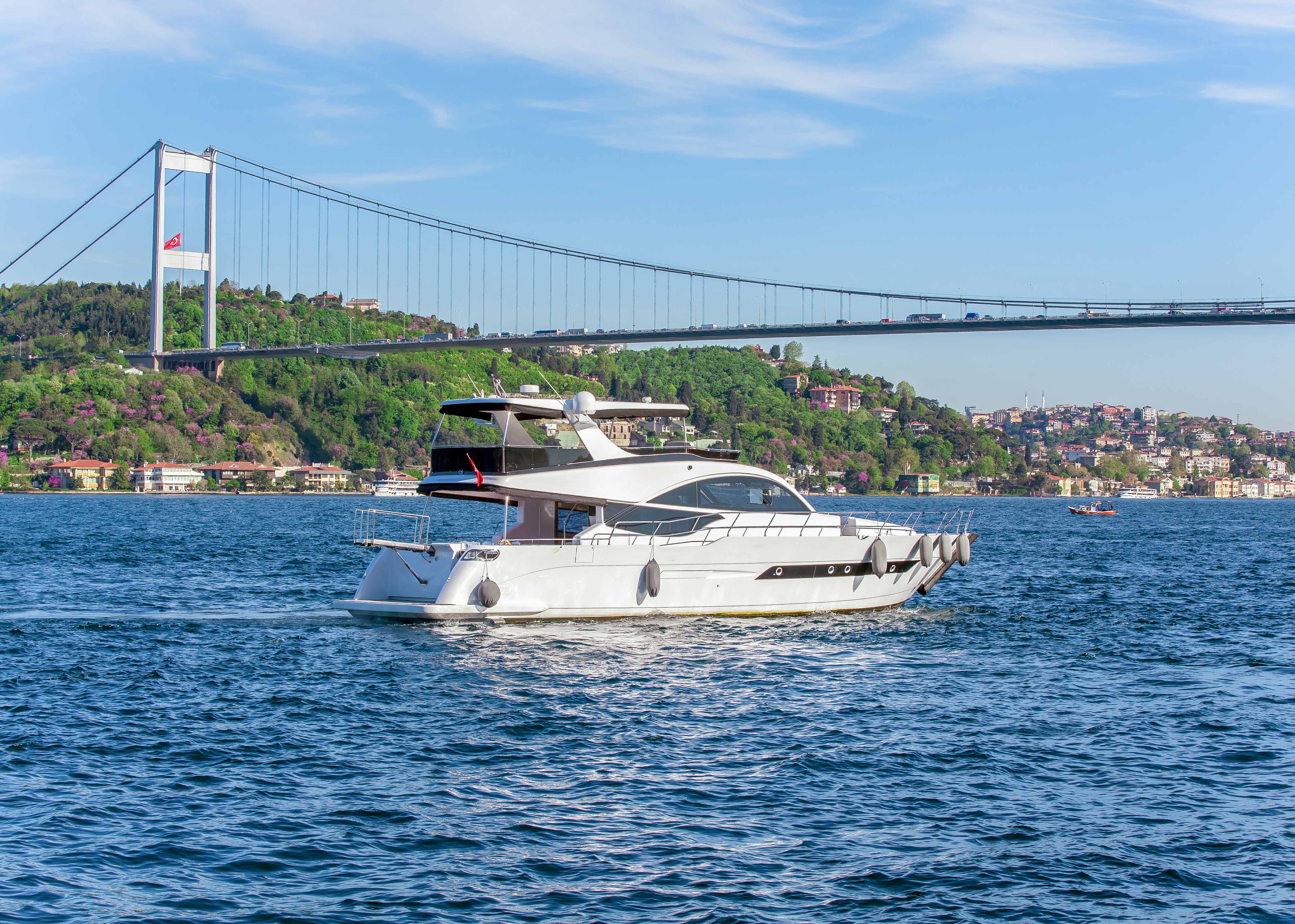 Book Bosphorus Yacht Tour Tickets | Luxury Yacht Tours